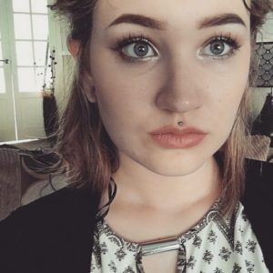 Medusa piercing [50 Ideas]: Pain Level, Healing Time, Cost, Experience ...