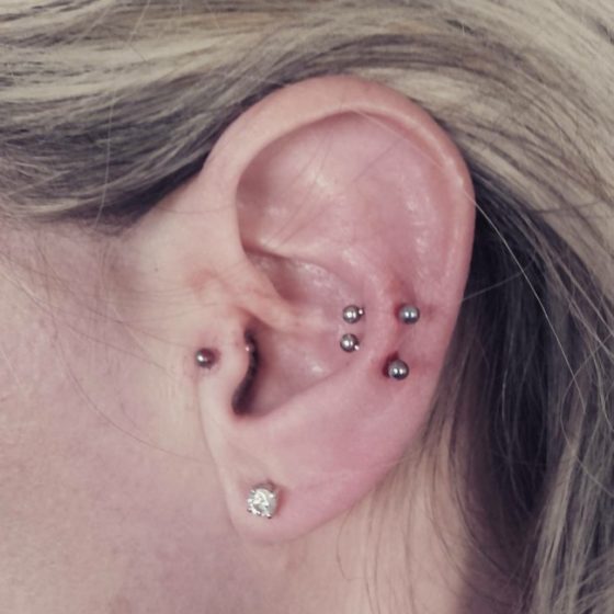 Snug Piercing [50 Ideas]: Pain Level, Healing Time, Cost, Experience ...