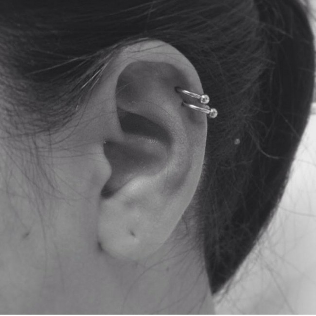 Double Helix Piercing [50 Ideas]: Pain Level, Healing Time, Cost ...