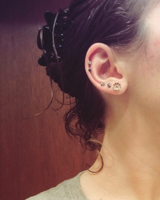 Double Cartilage Piercing [50 Ideas]: Pain Level, Healing Time, Cost ...