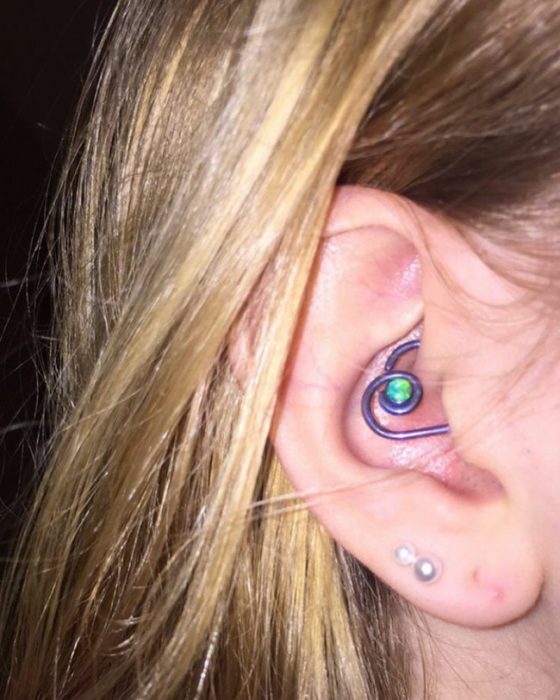 Daith Piercing [50 Ideas]: Pain Level, Healing Time, Cost, Experience ...