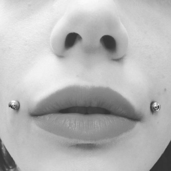 Dahlia Piercing [50 Ideas]: Pain Level, Healing Time, Cost, Experience ...
